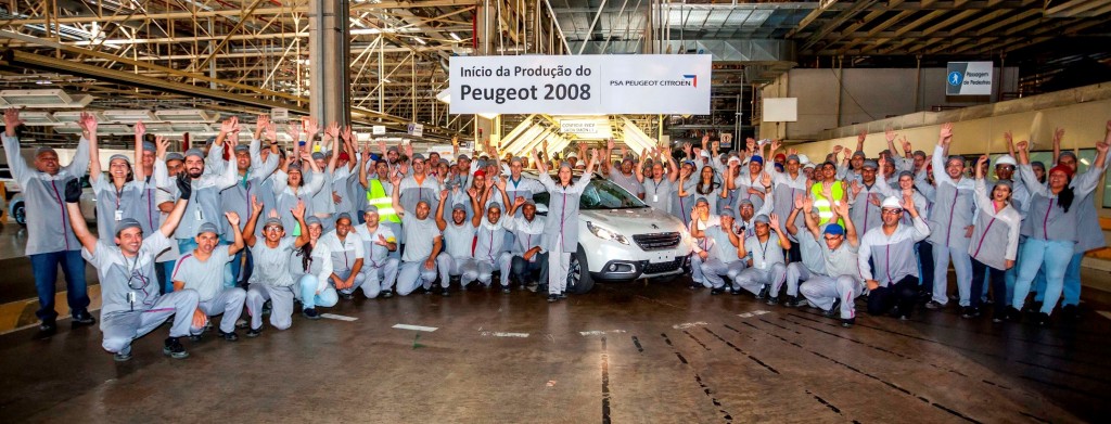 PSA Peugeot Citroën inicia produção em série do Peugeot 2008 no Brasil ...